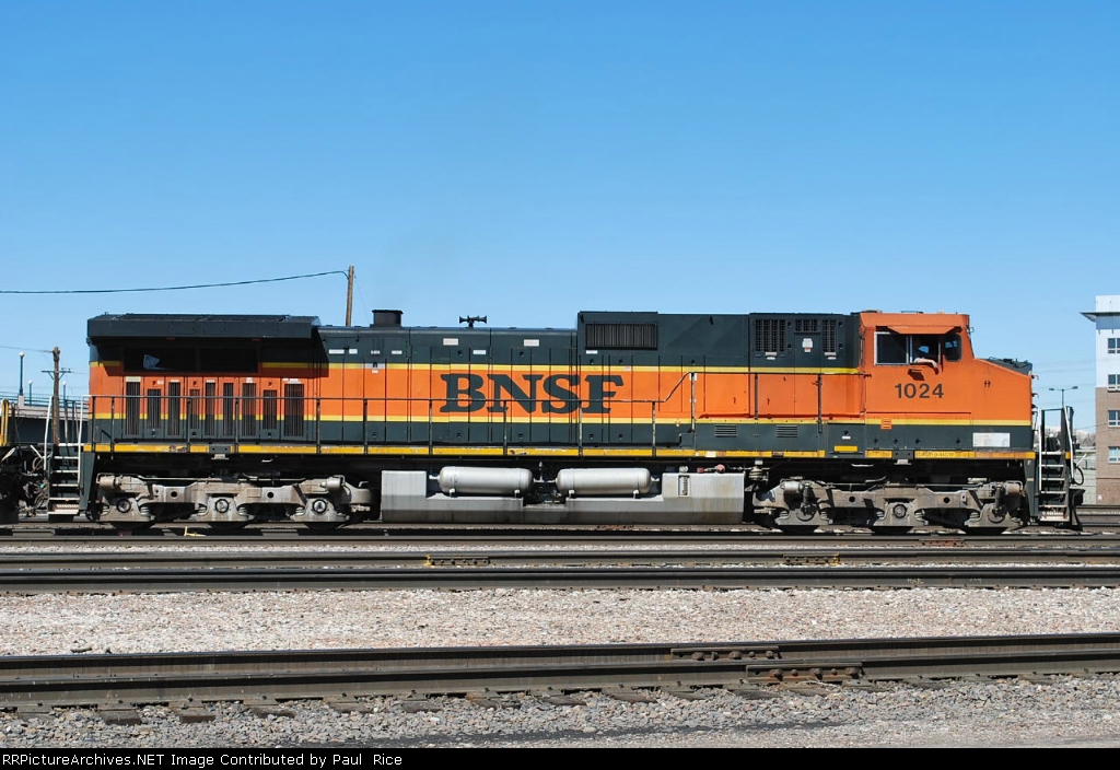 BNSF 1024